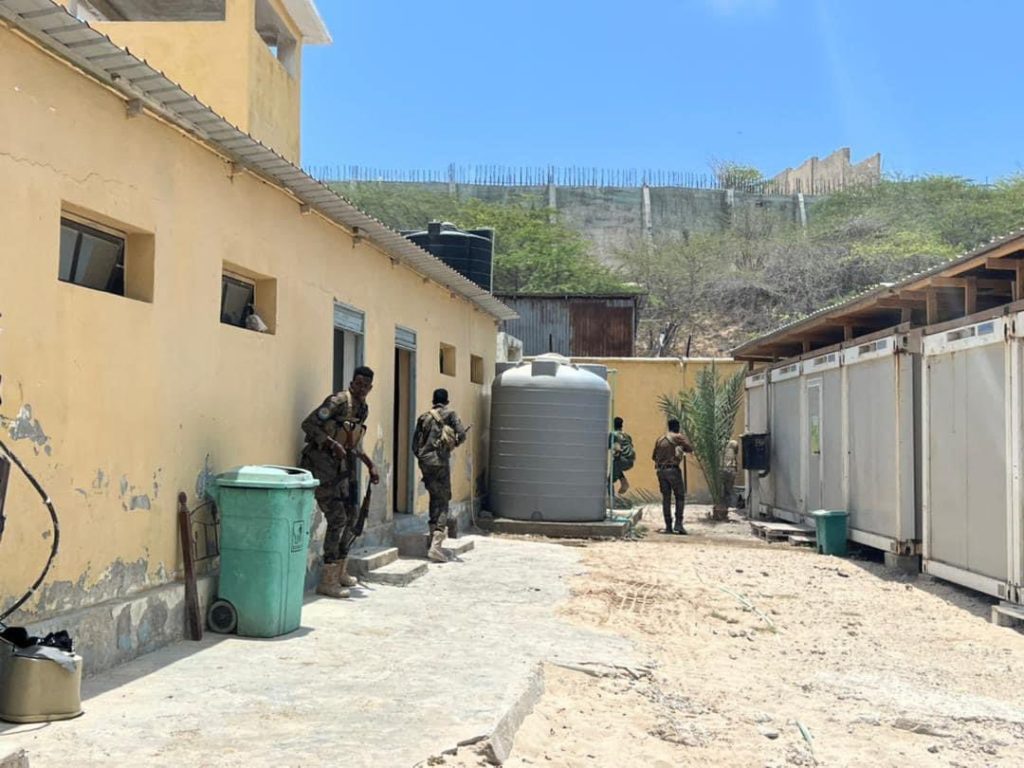 Somali government forces end an hour-long assault on Halane camp ...